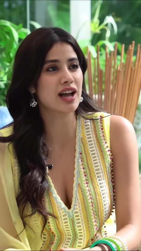 Janhvi Kapoor 3 000074 — Postimages