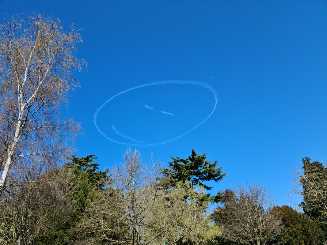 Smiley Pilot doing his thing again, today - Taken from Canford Park : r ...