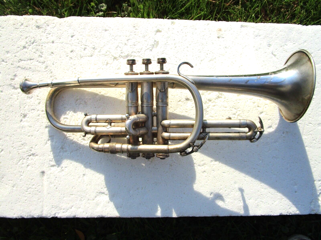 KING 1942 45 MASTER CORNET sn 264933 silver (4) — Postimages