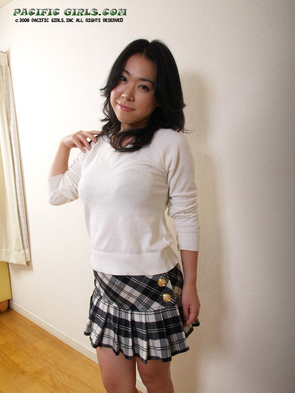 akemi 007 — Postimages