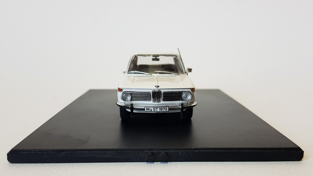 B02 TRG611 — Postimages