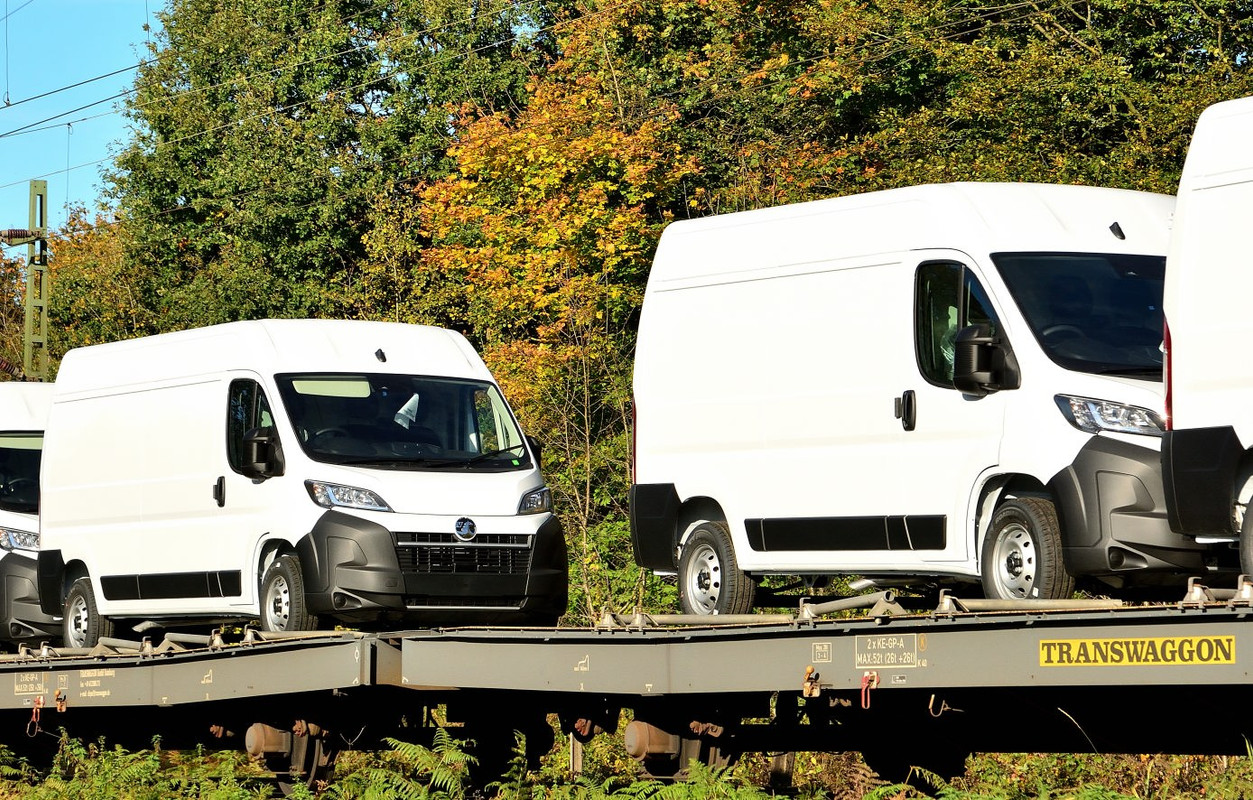 186 387 1 — Postimages