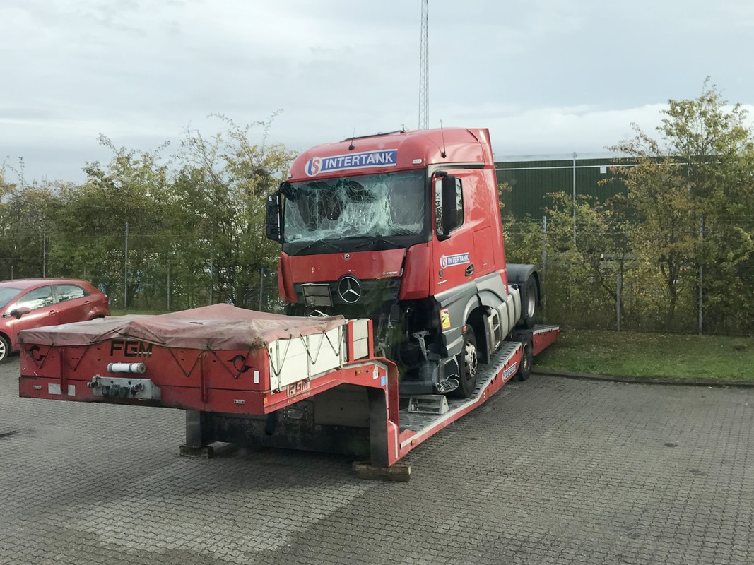 ls 942 1 nehoda — Postimages