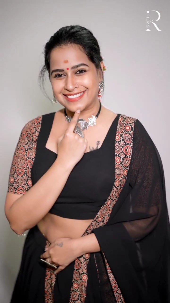 Sadhika Venugopal Sexy Navel in Black Diwali Costume mp4 snapshot 00 14 ...