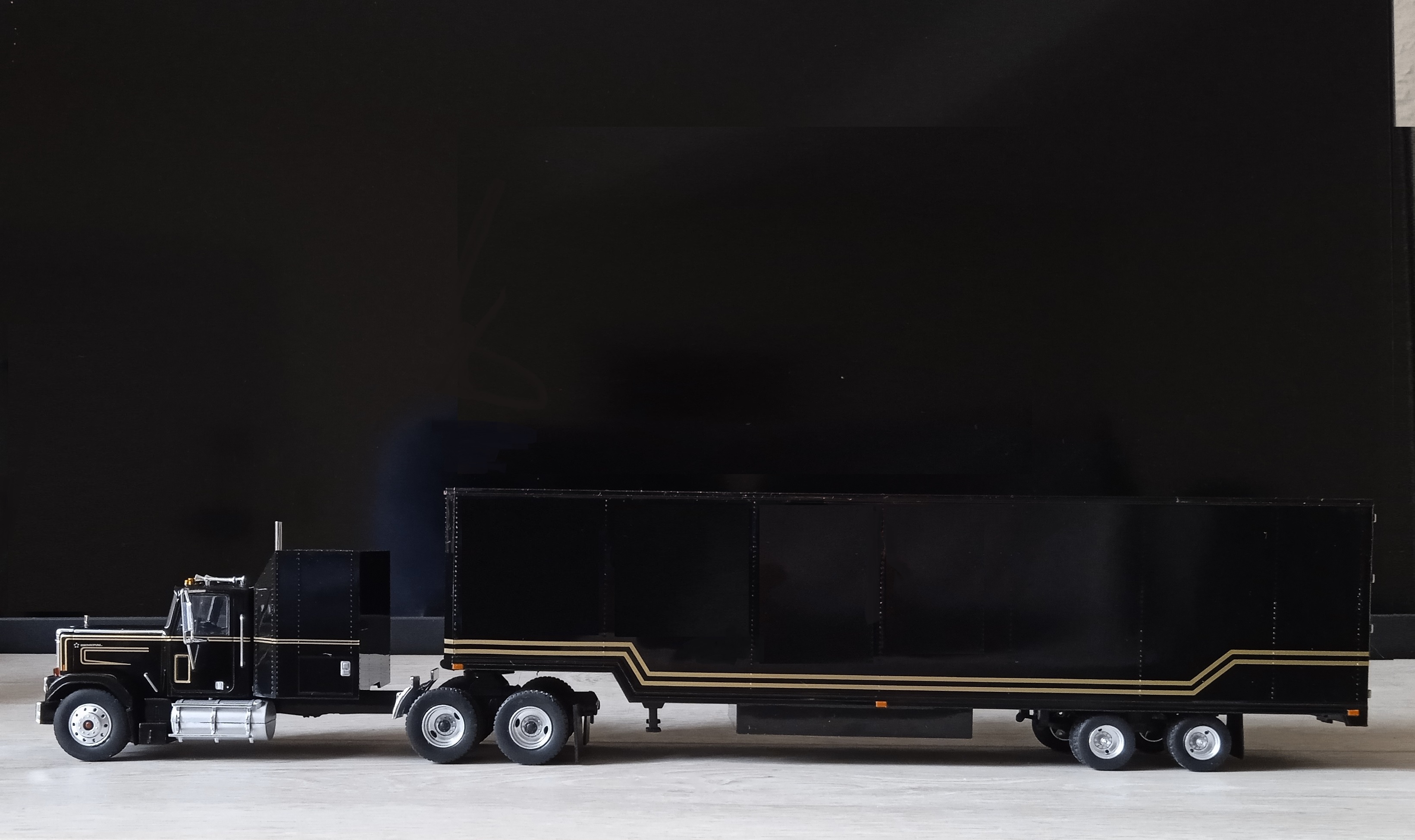 GMC GENERAL 1 — Postimages