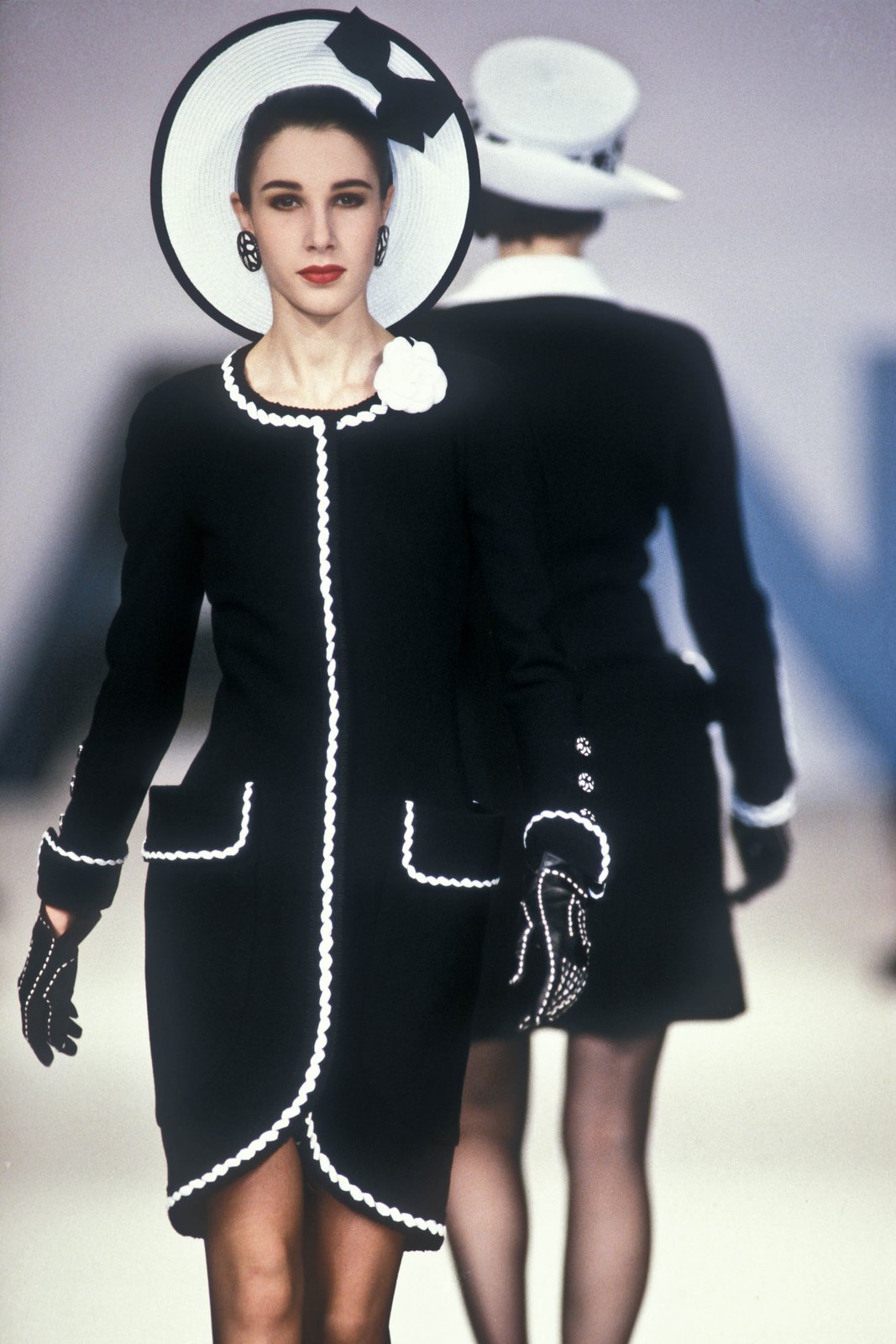 Fashion Classic: CHANEL Haute Couture Spring/Summer 1990 | Lipstick Alley