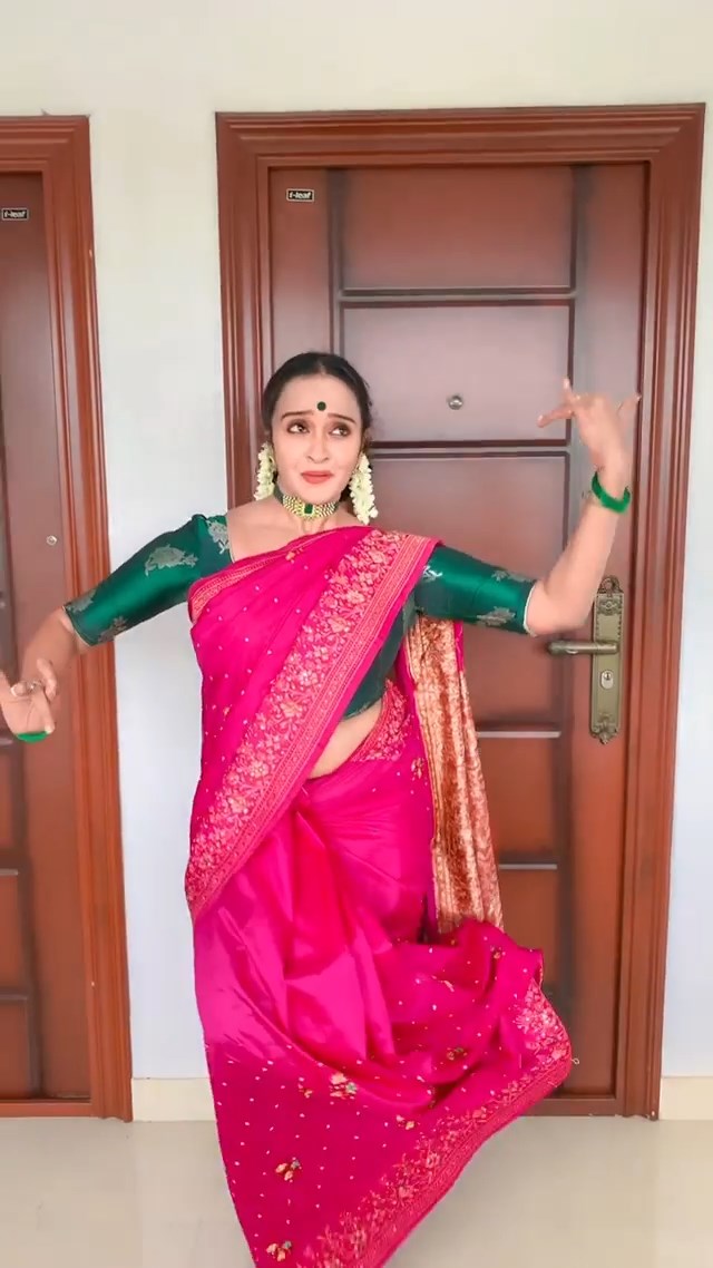 Shalu Menon Rare Big Deep Navel Show mp4 snapshot 00 26 270 — Postimages