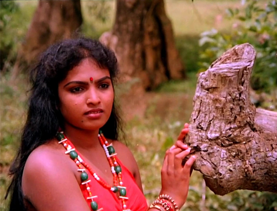 Sexy Dusky Jungle Girl S Nipple Areola And Kissing Scene Kadina Veera