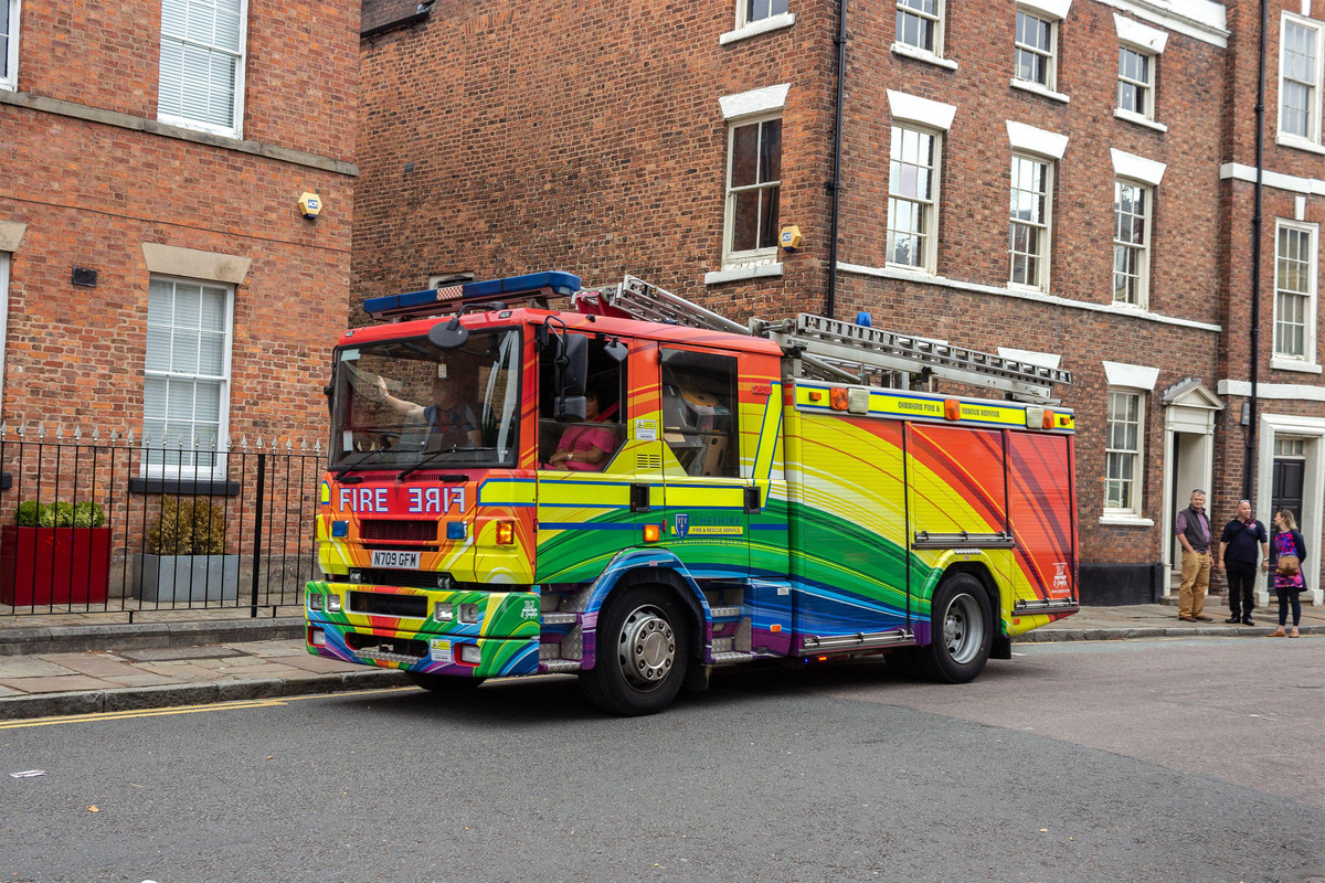 2bnekwk cheshire fire service rainbow 757473733 — Postimages