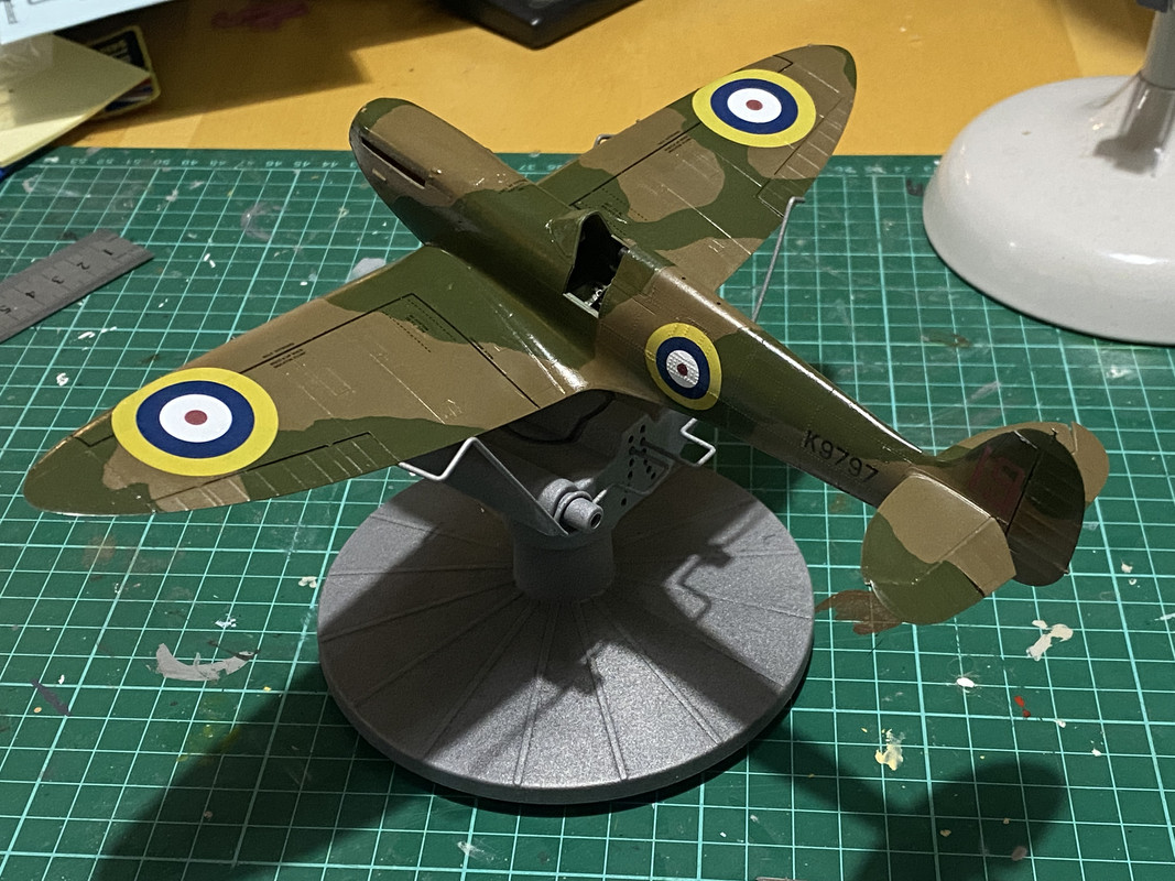 "Red 19" - Early Spitfire Mk. I, No. 19 Squadron, RAF +++ FINISHED ...