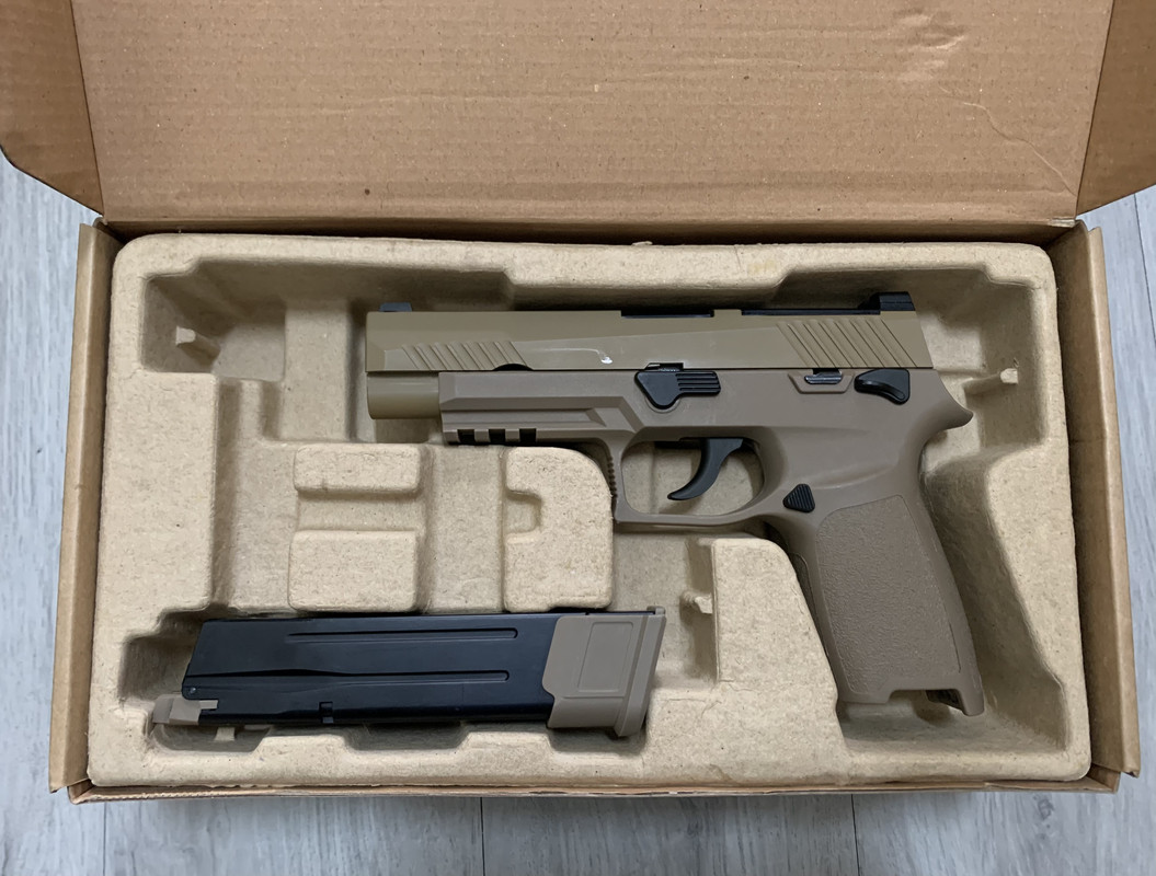 8411 EEA1 5 F1 E 4957 BFD4 9 E177 ADC84 EC — Postimages