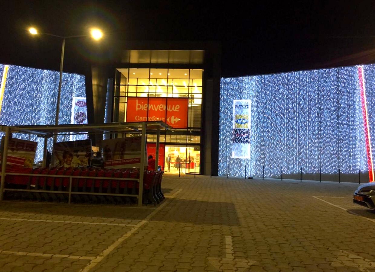 douala bonamoussadi carrefour shopping mall — Postimages