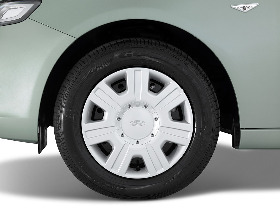 FG FALCON XT 16'' WHEEL COVERS — Postimages