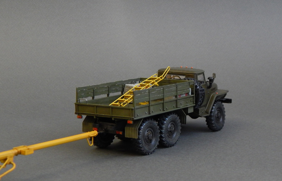 1/48 Kitty Hawk APA-5D, Ural-4320 - Non-LSP Works - Large Scale Planes