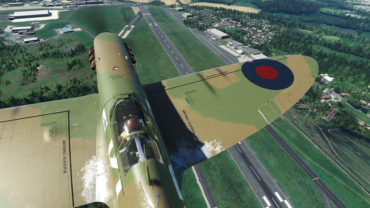 Spitfire flight as remembrance at London Biggin Hill Airport ...