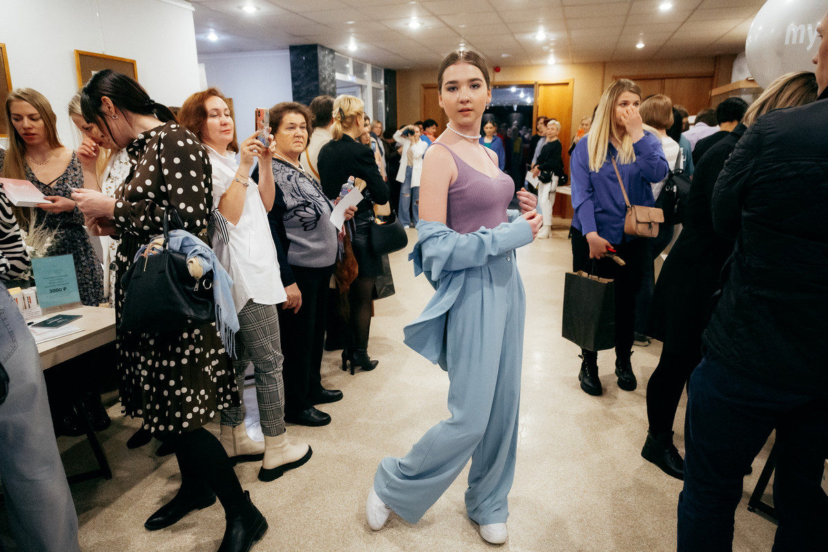 0212 2022 04 09 1 DX DMR 0479 — Postimages