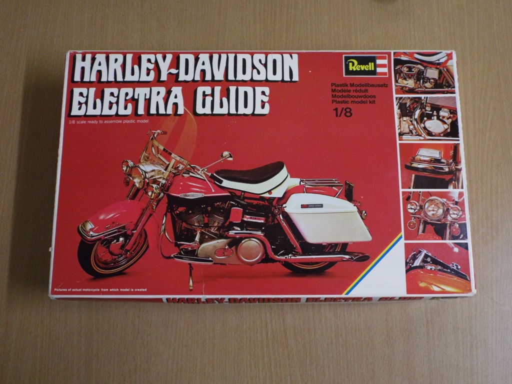 [REVELL] HARLEY DAVIDSON ELECTRA GLIDE 1/8ème Réf H-1224