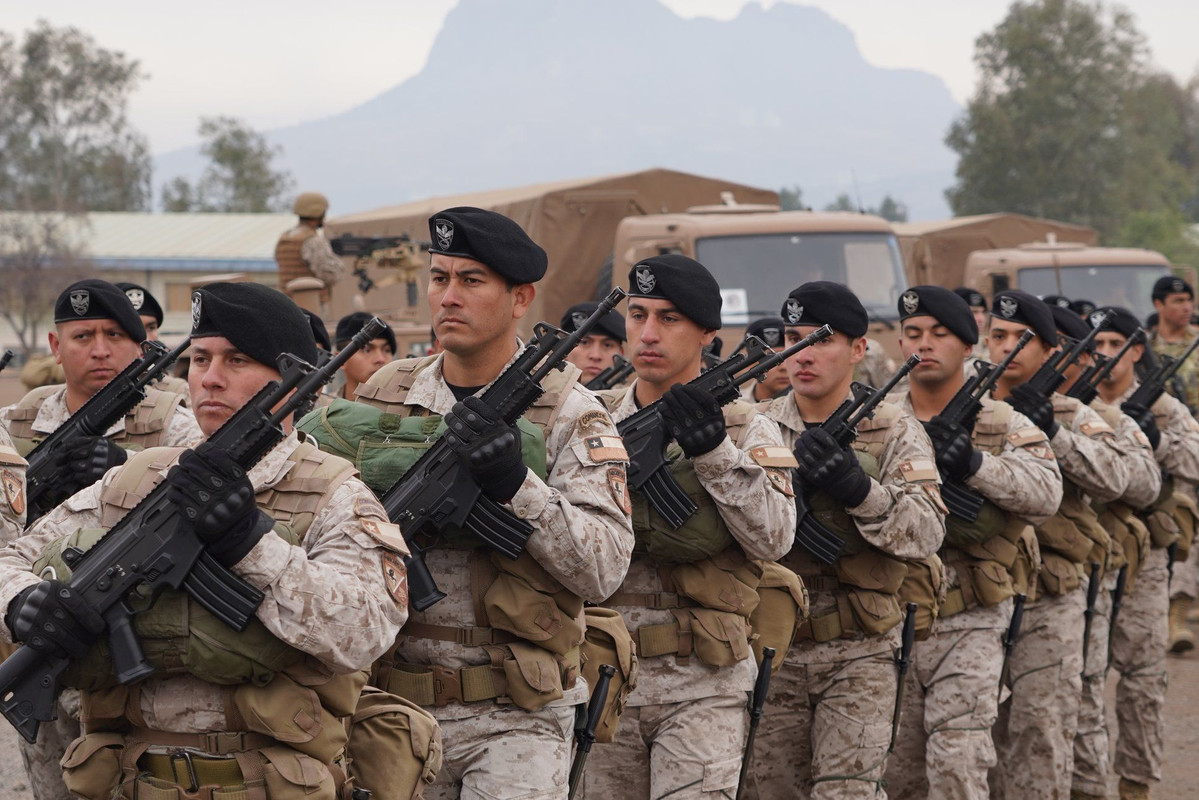 Fuerzas Comando Chile 2019 5497998 A006 — Postimages