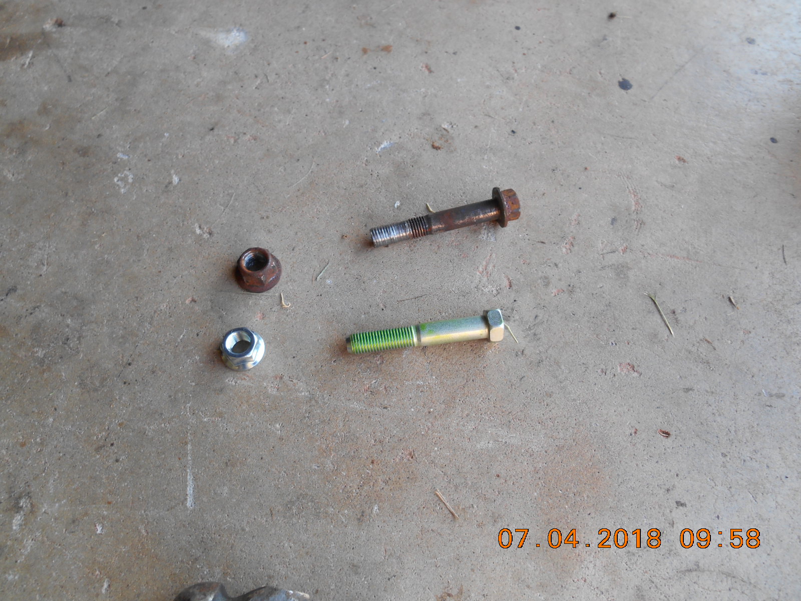 Passenger Pinch Bolt — Postimages