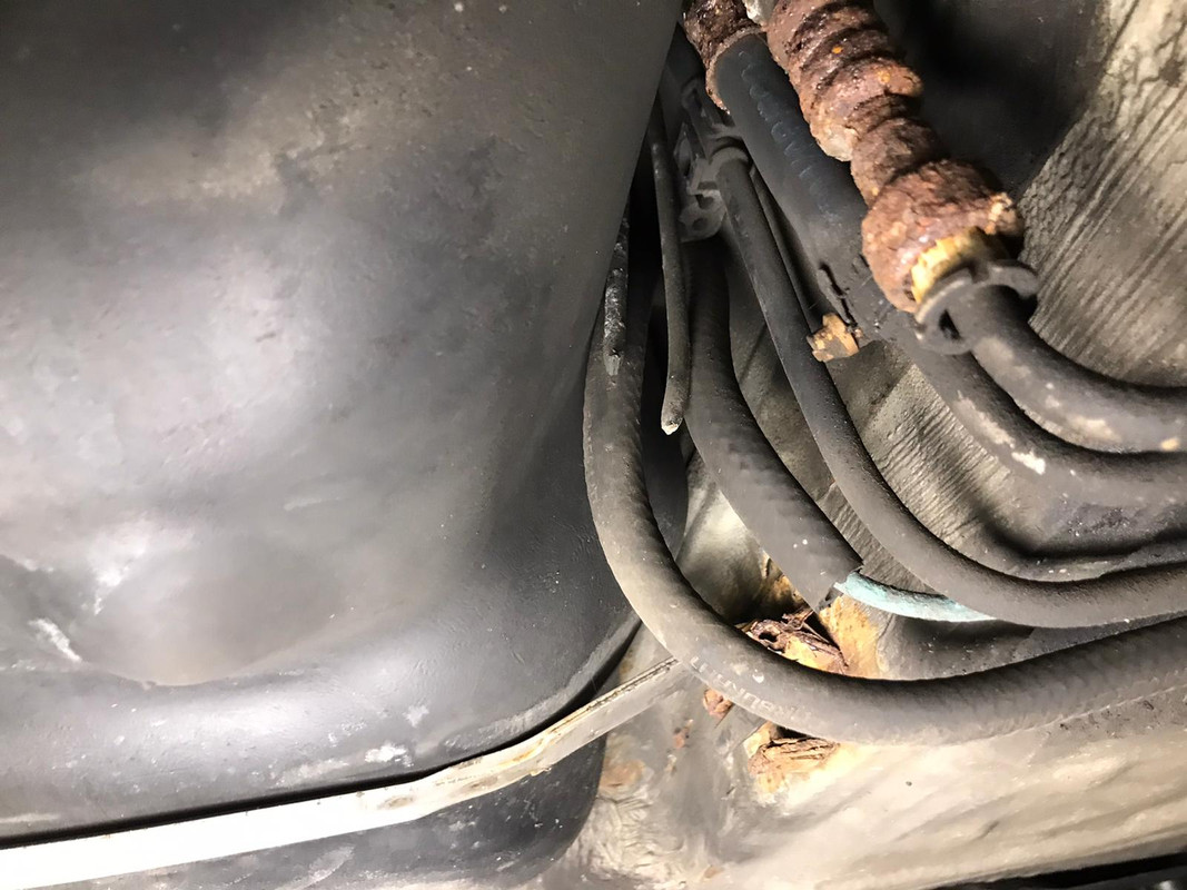 11 fuel pipe — Postimages