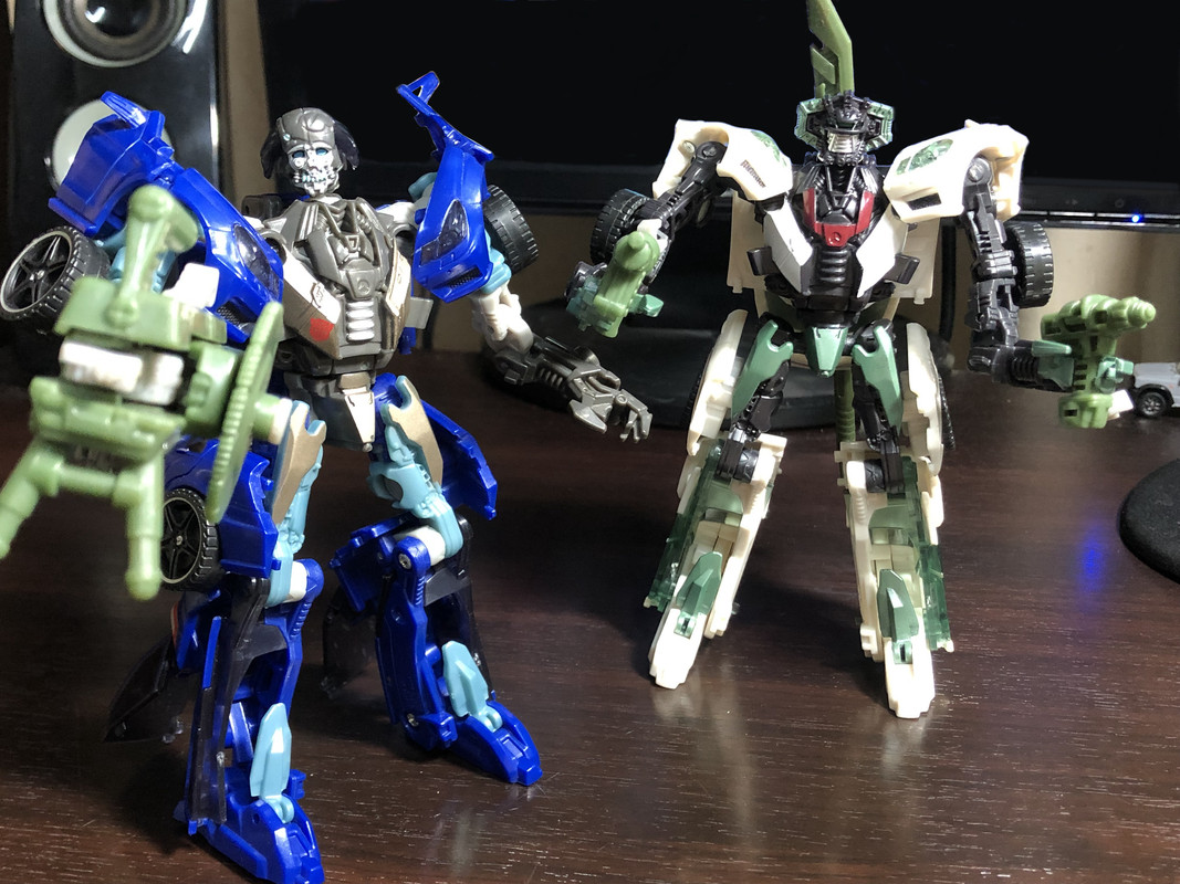 變形金剛 3 DOTM DELUXE Class - QUE / AD-EX WHEELJACK - mazadfd3s的創作 - 巴哈姆特