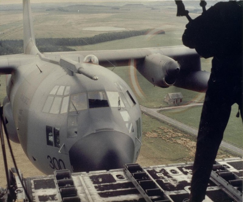 1/72nd Italeri Hercules C.3P long fuselage conversion,.....RAF Lyneham ...