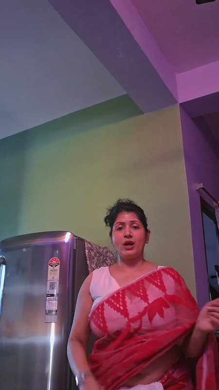 Bengali aunty huge tits and deep navel in white saree mp4 snapshot 04 24 239 — Postimages