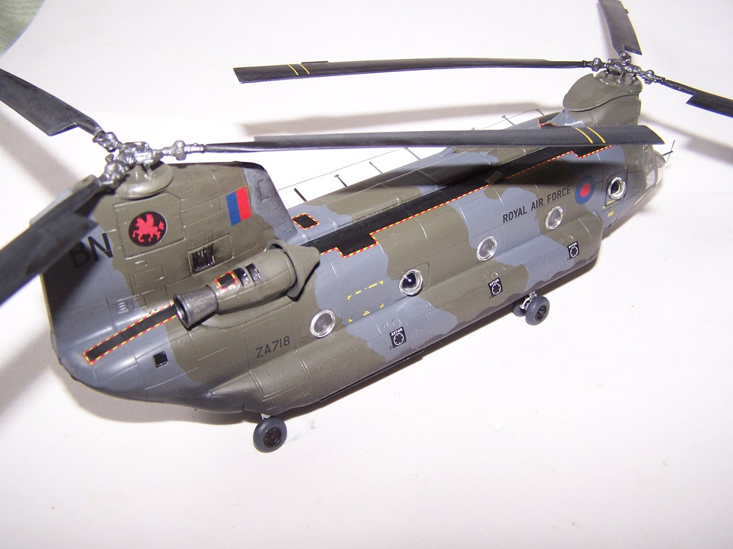 Tim builds Chinook Bravo November - COMPLETED - Falklands War 40th ...