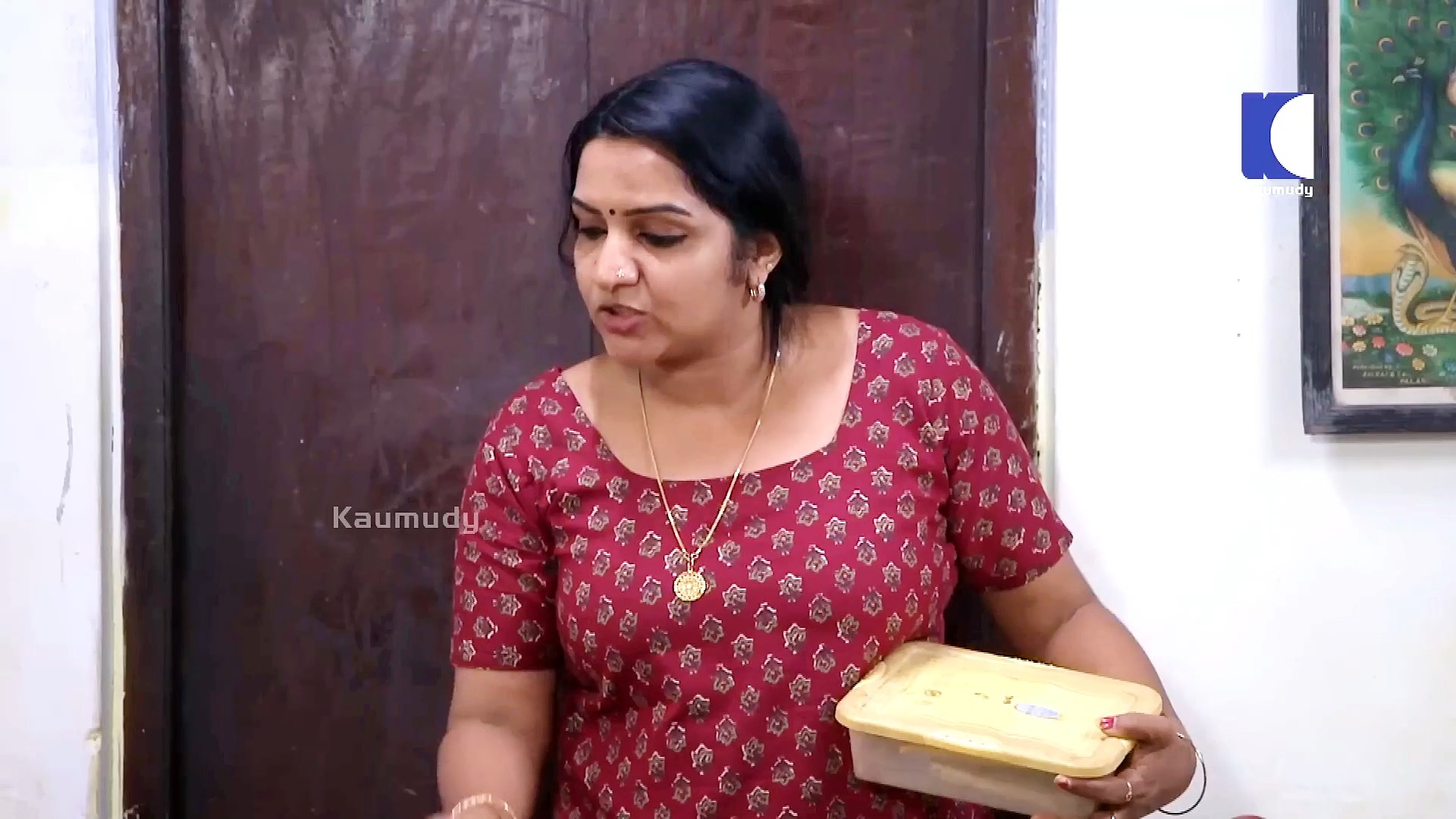 Soumya Hot Sexy Cleavge in tight costume aliyans mp4 snapshot 00 45 200 — Postimages