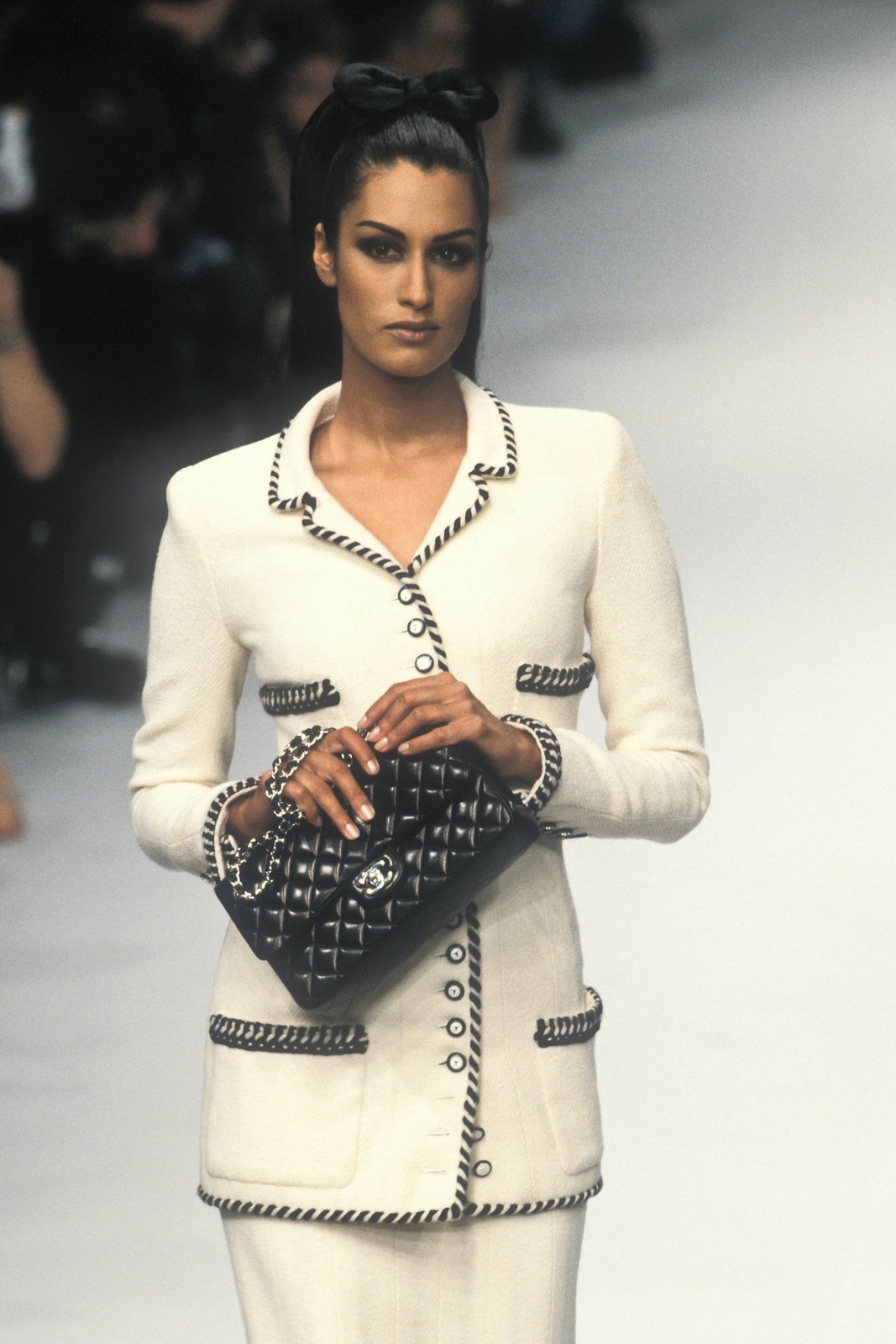 Fashion Classic: CHANEL Haute Couture Fall/Winter 1995 | Lipstick Alley