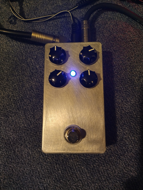 Can you help me please ? Box and all Eq Kit makes strange noises 😵 : r ...