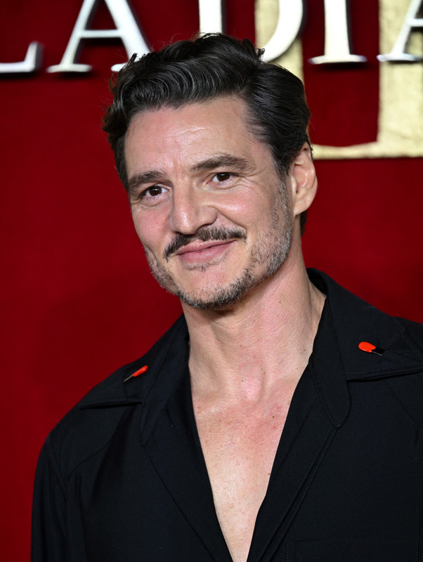 Pedro Pascal 105 — Postimages