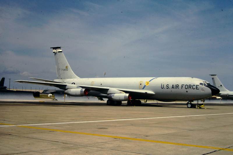 CD144009 - 1/144 KC-135A/E Stratotanker - Caracal Models - ARC ...