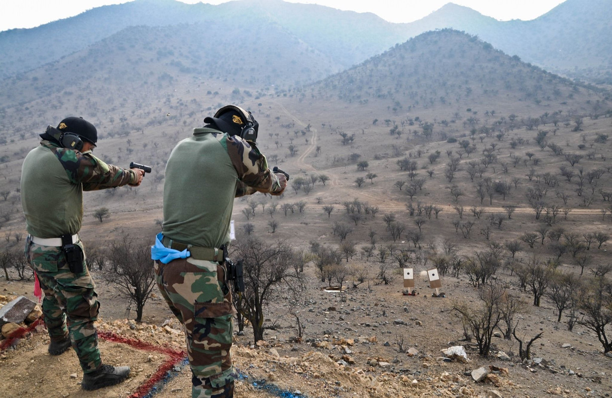 Fuerzas Comando Chile Sniper Event A011 — Postimages