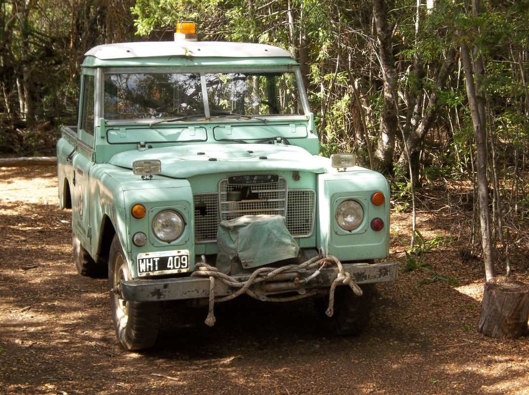 100 9883 — Postimages