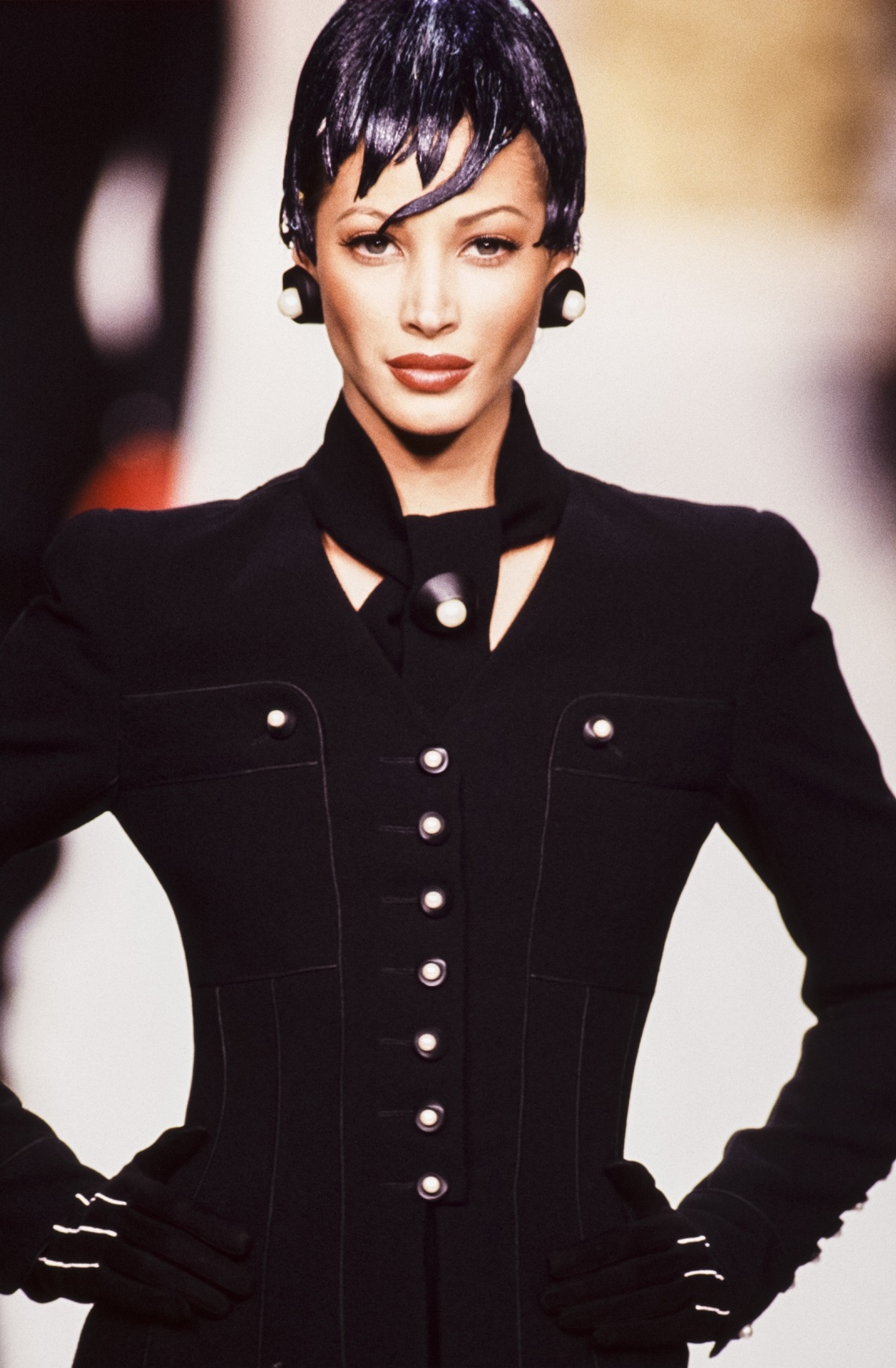 Fashion Classic: CHANEL Haute Couture Fall/Winter 1992 | Page 3 ...