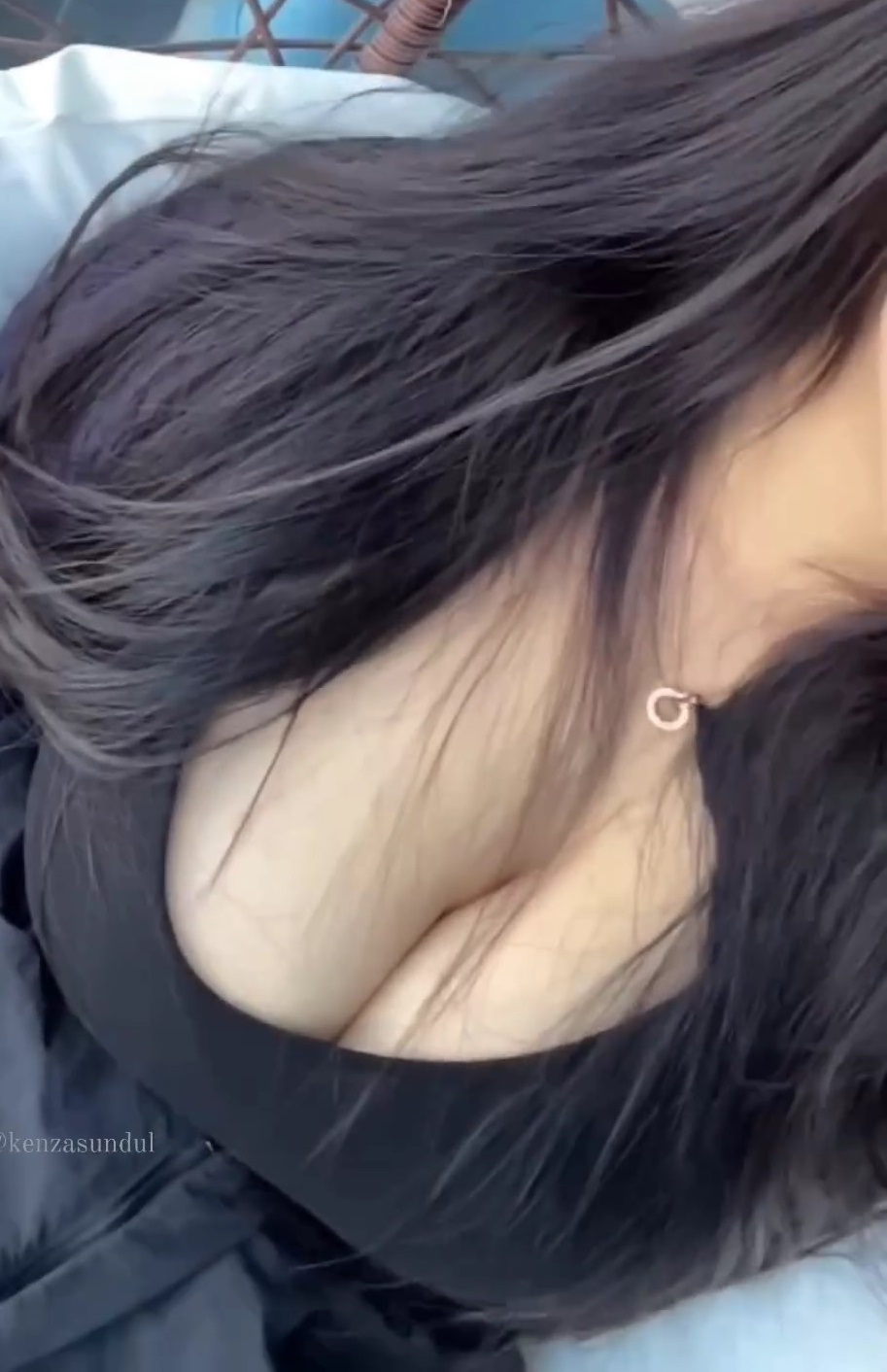 desi lady huge cleavage in black tshirt mp4 snapshot 00 00 558 — Postimages
