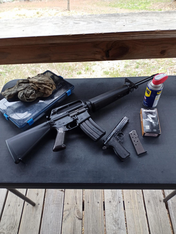 A compact Ar-15 rifle