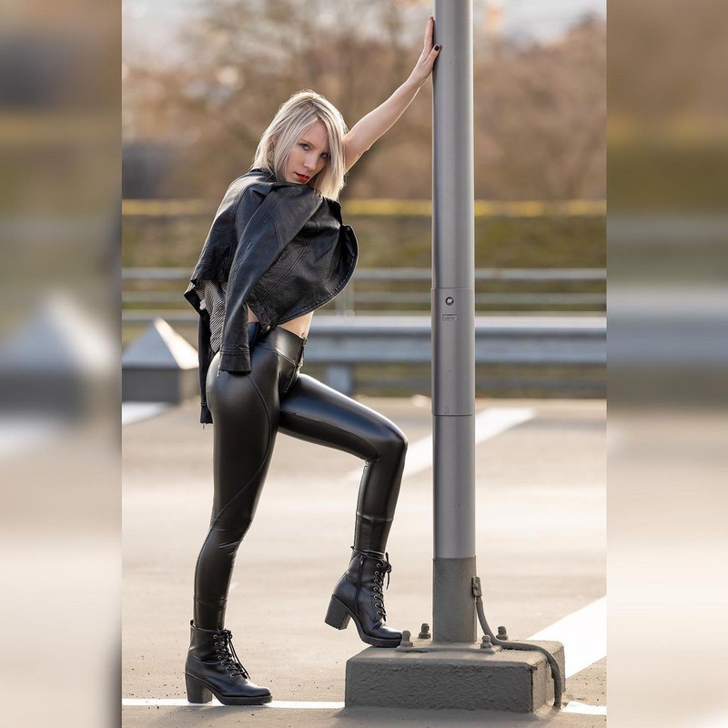 LEDERLegins169 ja niine 3 2d — Postimages