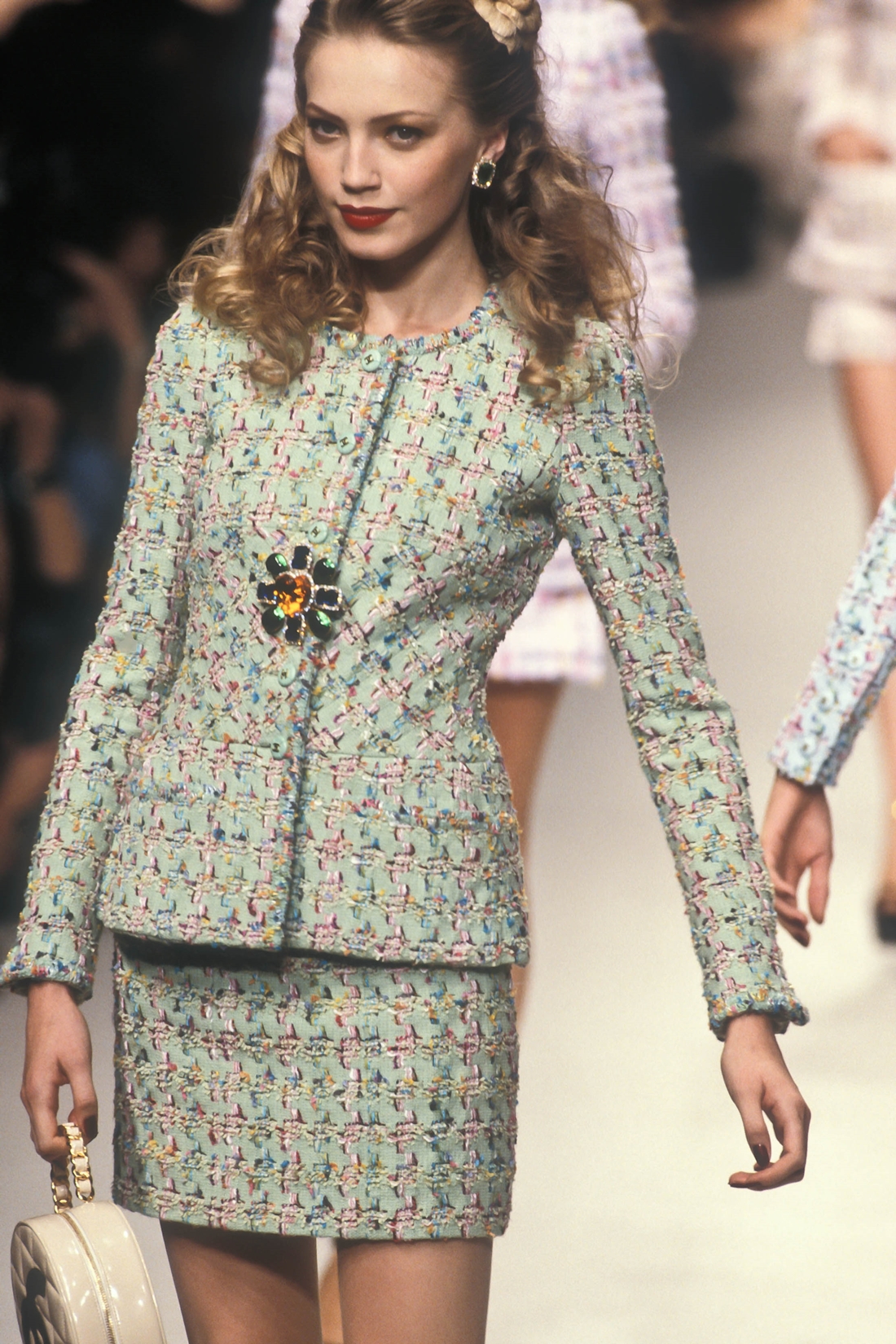 Fashion Classic: CHANEL's 1995 Spring/Summer Fashion Show | Page 2 ...