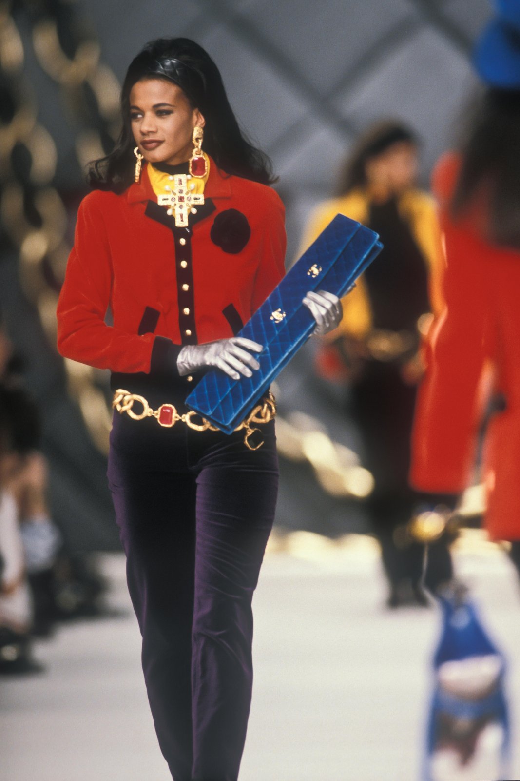 Fashion Classic: CHANEL Fall/Winter 1990 | The Internet's largest ...