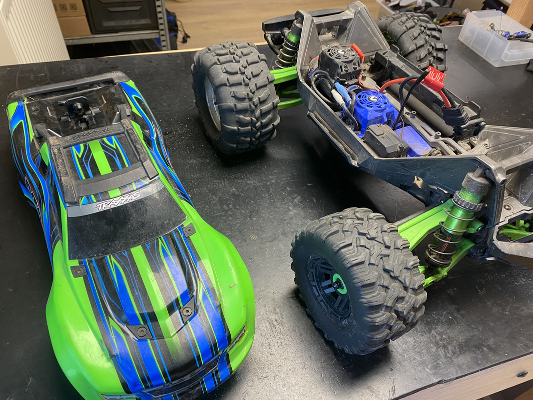 A6400282 E432 4490 B3 B8 6 E15 B7 BBB2 DA — Postimages