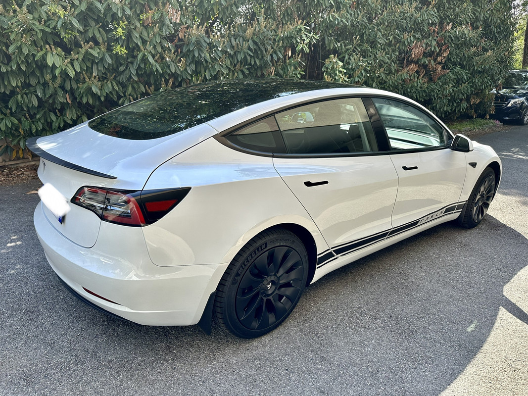 8 DE87 F1 E 2 CF9 4 BA5 9570 53 D3 CD8999 F5 — Postimages