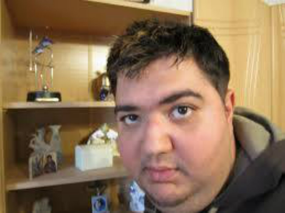A male dye his hair