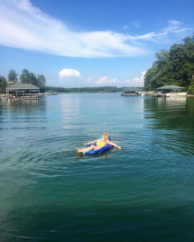 Devon Ogden Feet 4974714 — Postimages