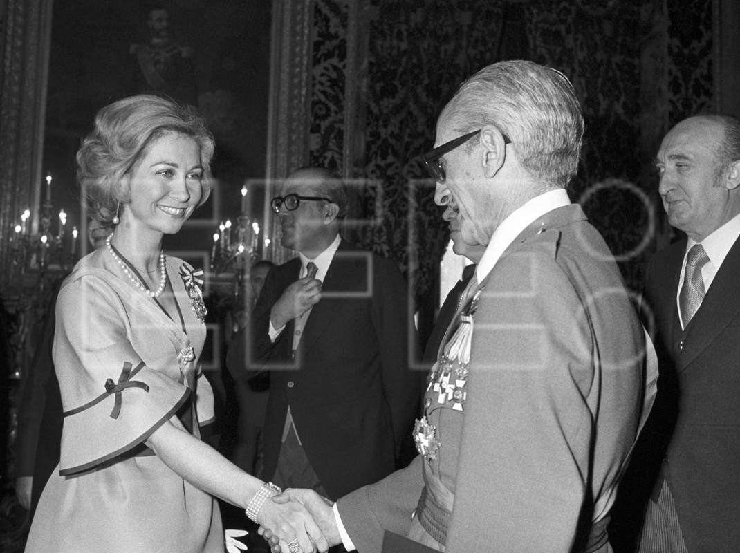 año 77 — Postimages