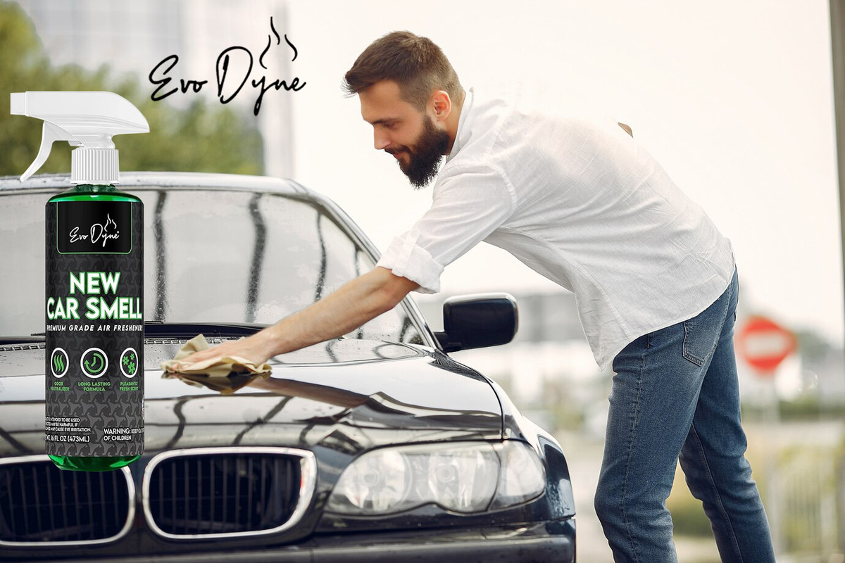 man white shirt wipes car car wash 1157 27229 copy — Postimages