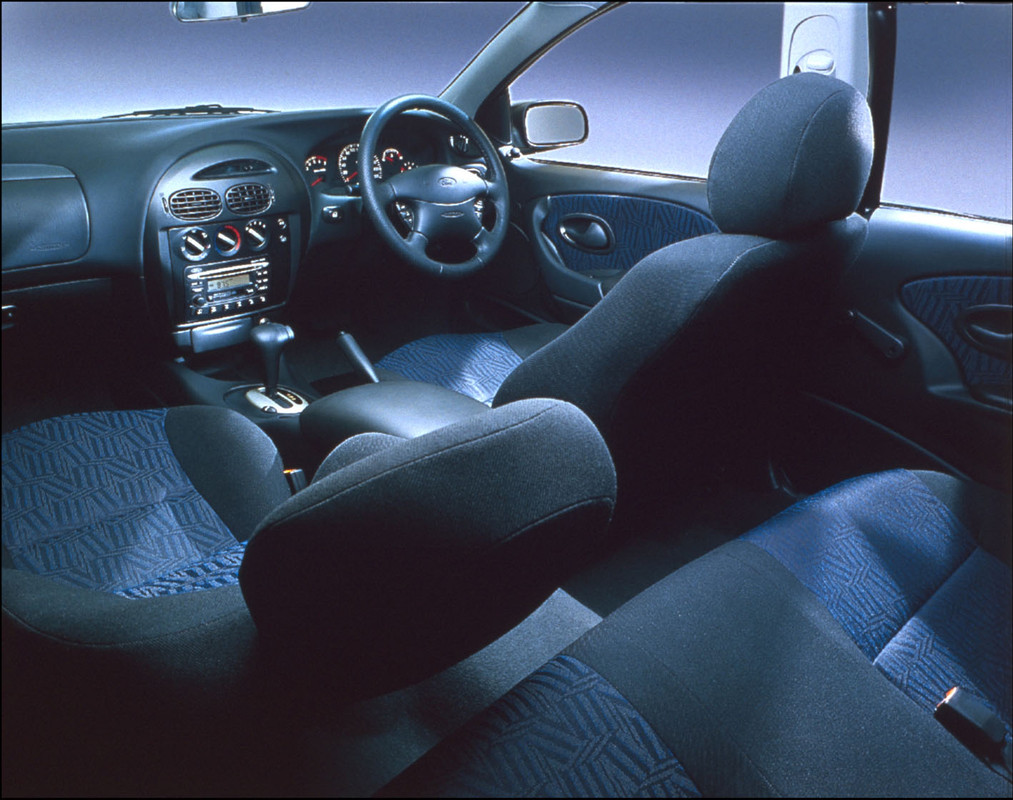 AU II FALCON S INTERIOR — Postimages