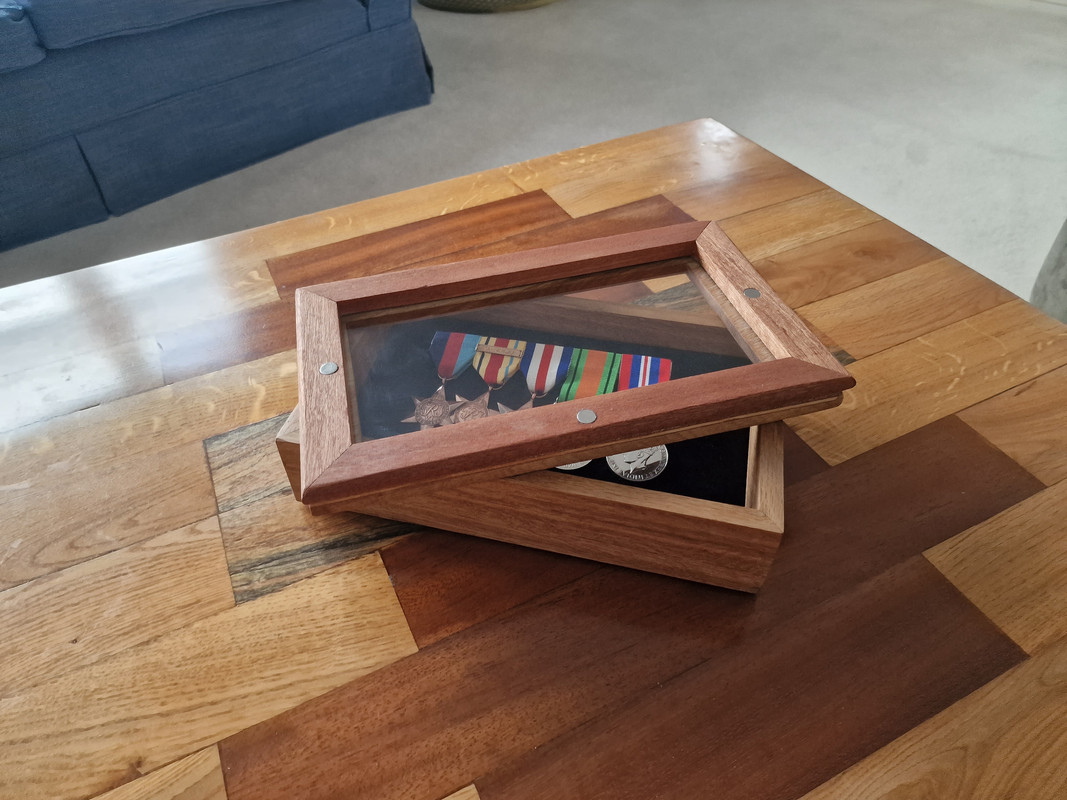 Medal box 3 — Postimages