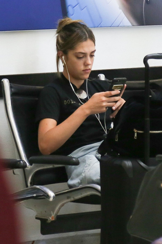 sistine rose stallone at lax airport in los angeles 06 12 2018 2 — Postimages